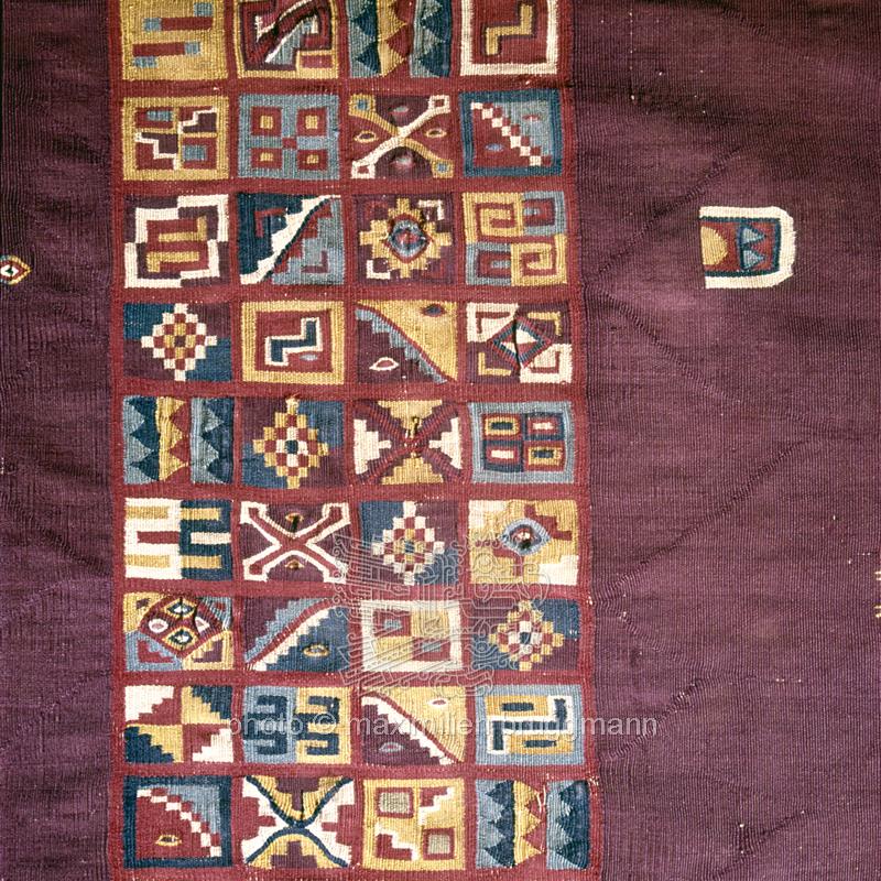 Unku of the emperor with central Tocapus, detail (88 different figures ...