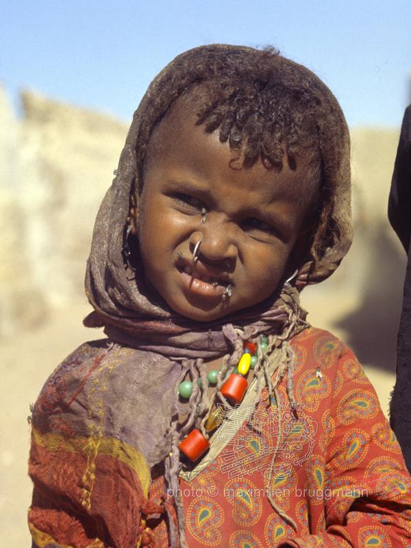 This little girl comes from Traghan near Murzuk. In the picture you can ...